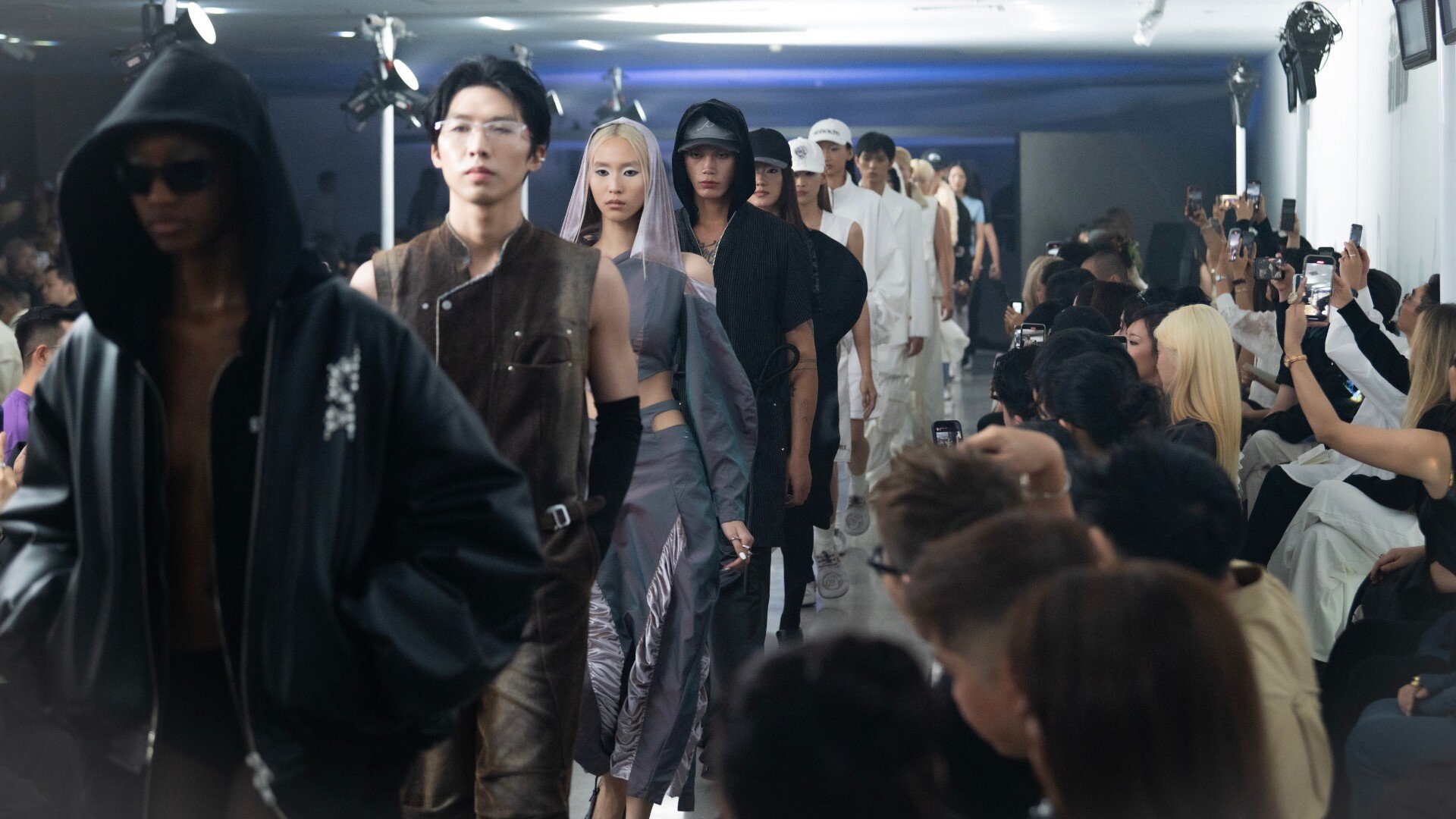 Rue Miche Runway 2025: ORBIT - Quỹ đạo thời trang mới của thị trường ...
